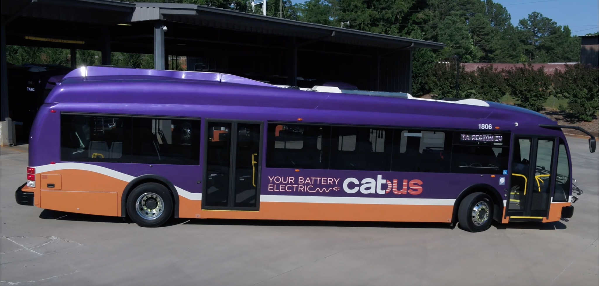 Transit company becomes first in the US to turn half its fleet electric ...