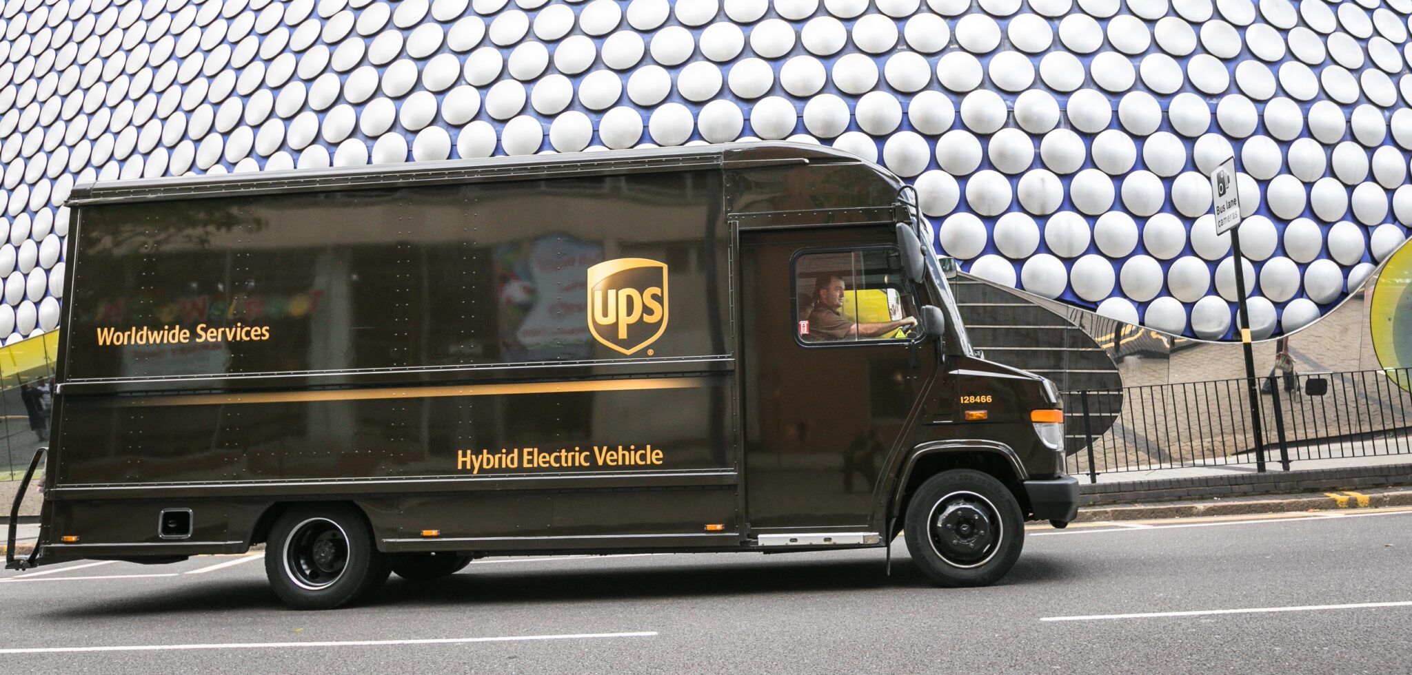 UPS introduces ‘groundbreaking’ hybrid electric delivery trucks ...