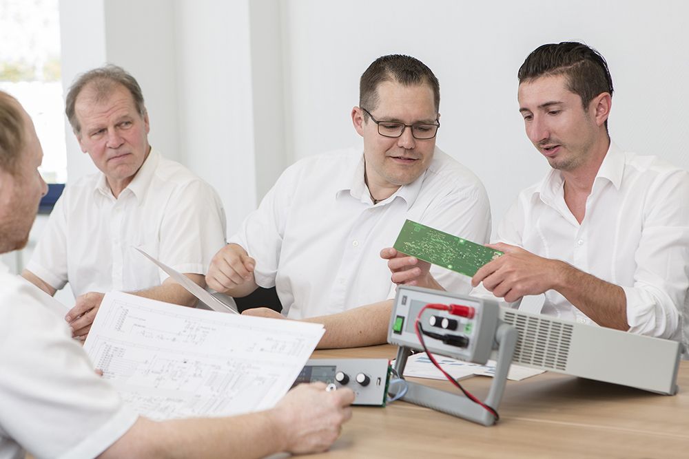 EA Elektro-Automatik - Electric & Hybrid Vehicle Technology International