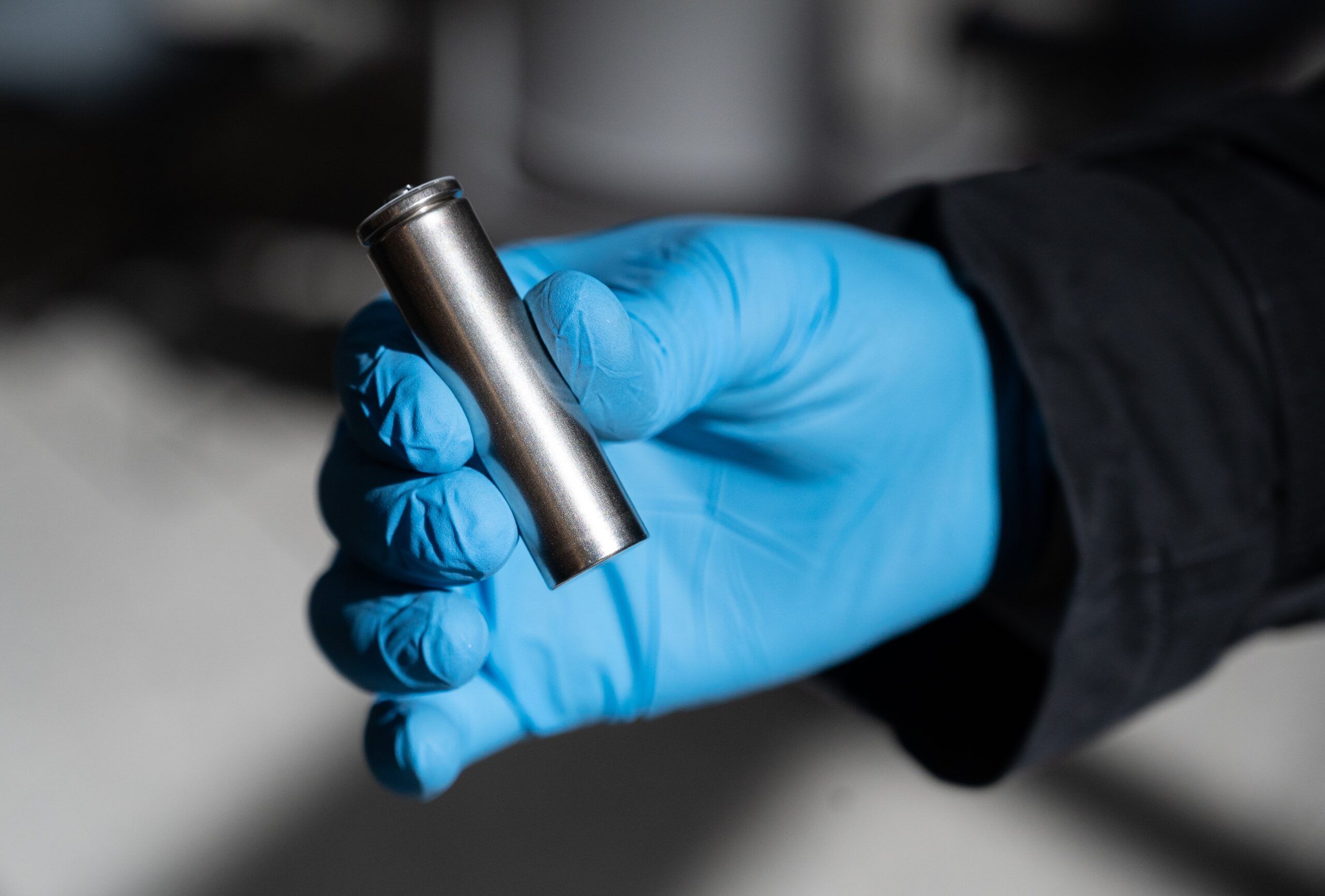 Researchers discover breakthrough solid-state EV battery manufacturing ...