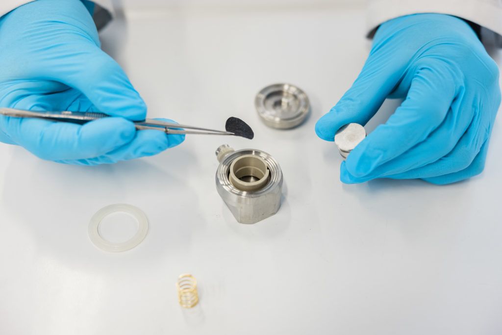 ‘Crystal battery’ discovered that could triple the range of electric ...