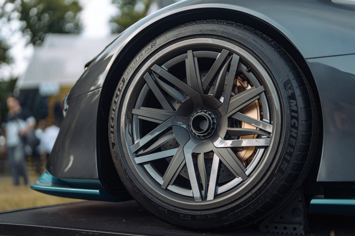 The benefits of carbon fiber wheels for electric vehicles - Electric ...