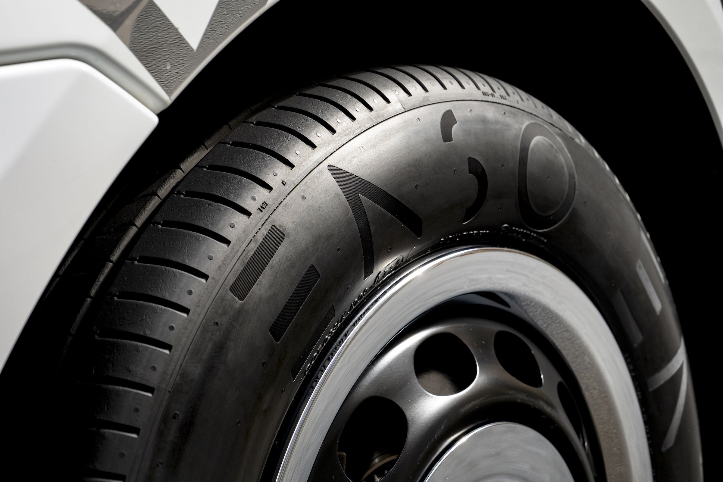 Momentum grows behind ‘revolutionary eco-friendly’ EV tire company ...