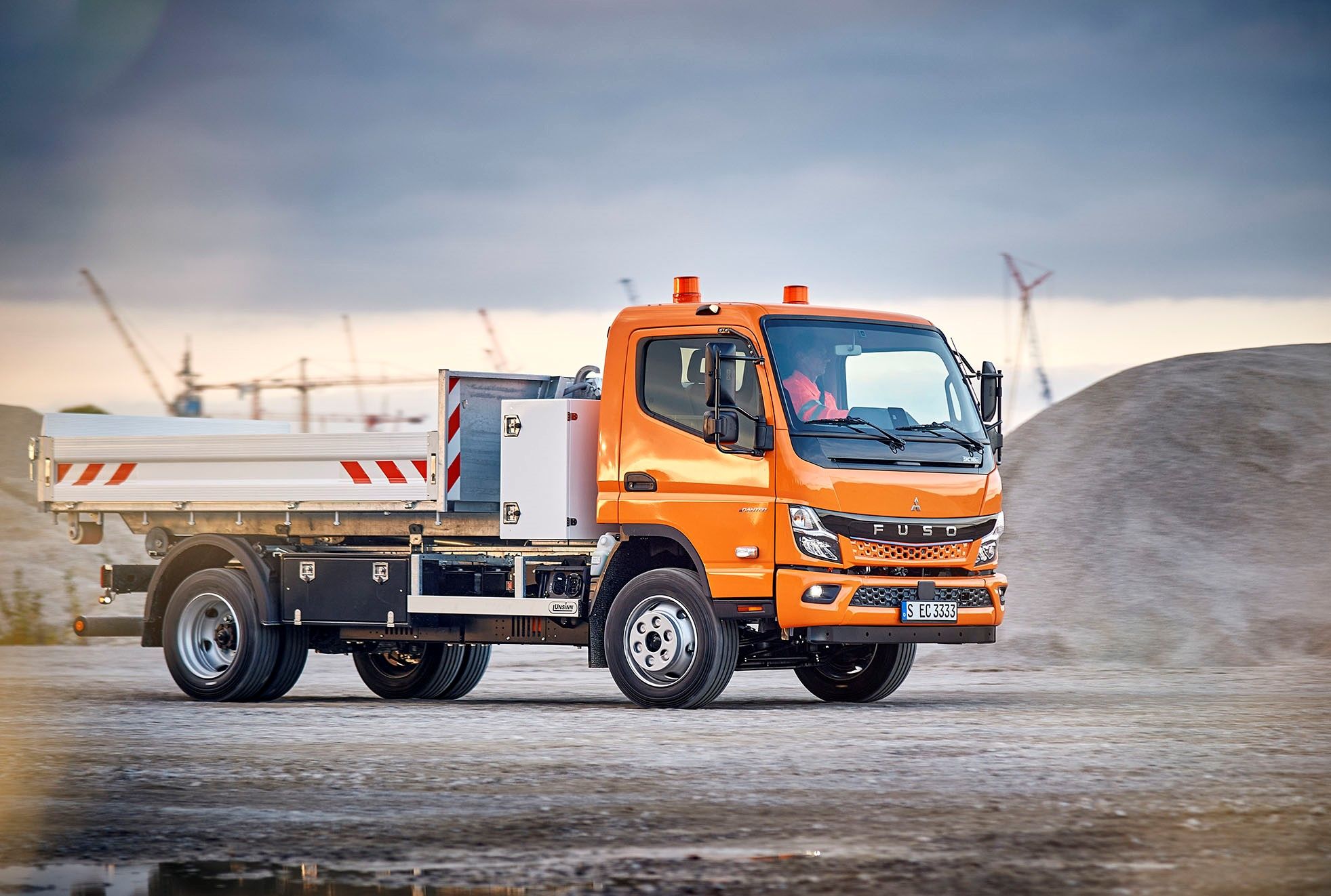 FUSO launches battery-electric eCanter at bauma 2022 - Electric ...