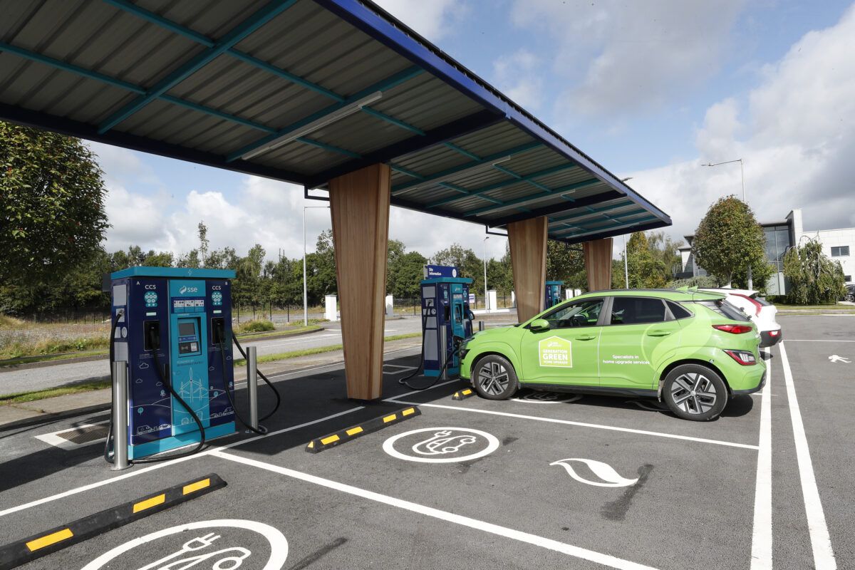 UK rolls out new electric vehicle battery manufacturing standards ...
