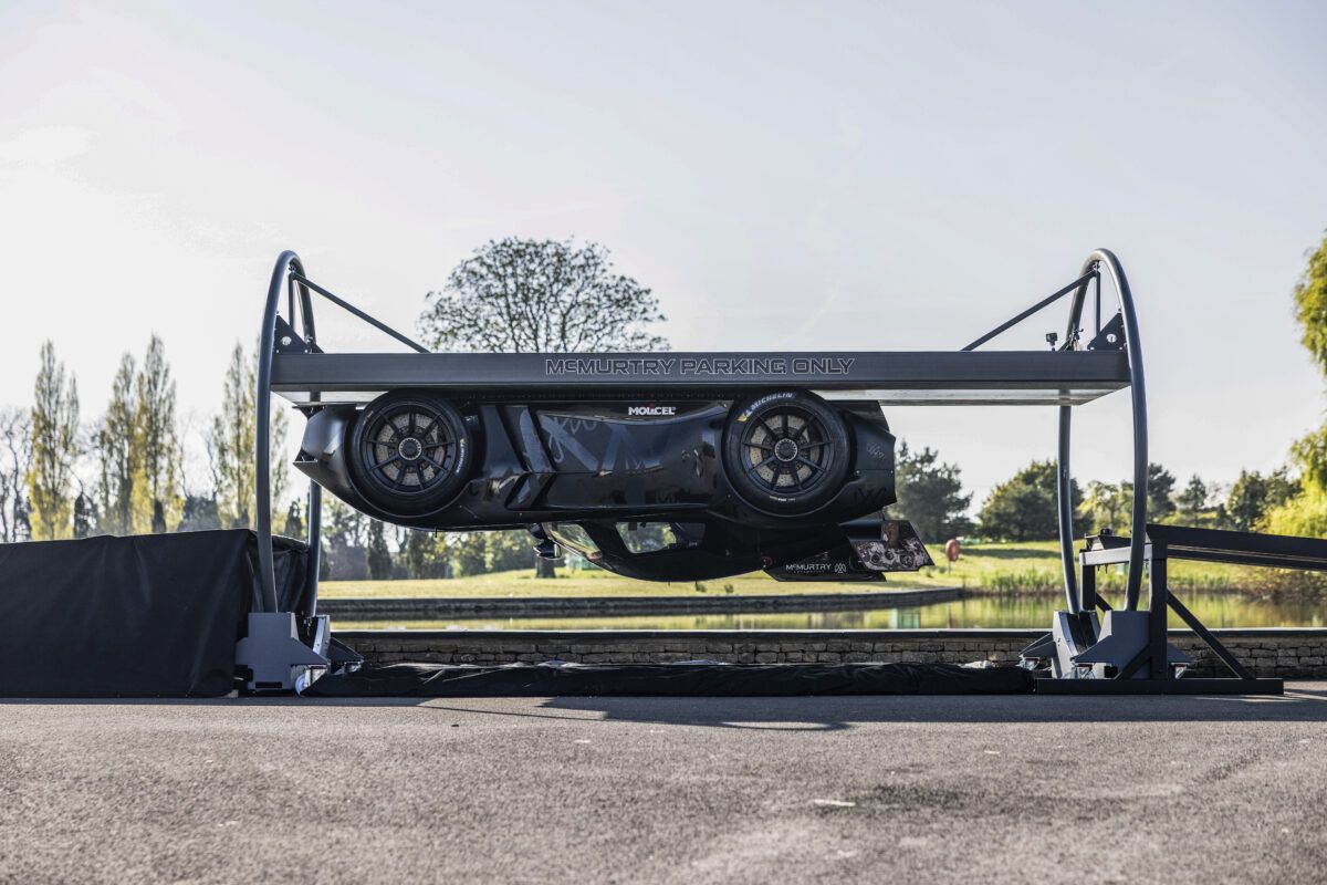McMurtry’s fan-powered hypercar breaks physics and track records ...