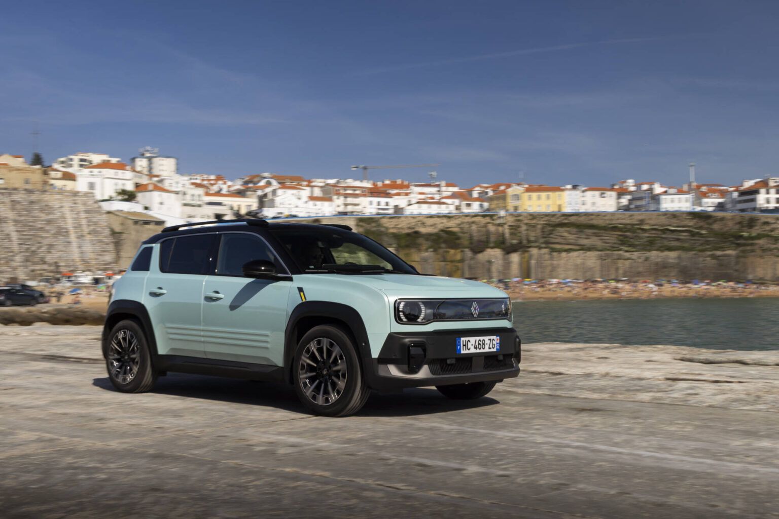 Renault expands EV range with versatile 4 E-Tech revival - Electric ...