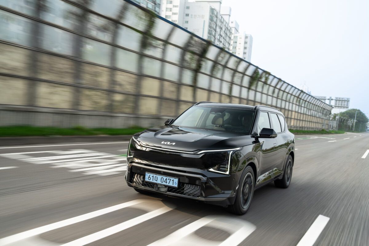 FEATURE: Longbow Motors is reinventing the classic British sports car ...