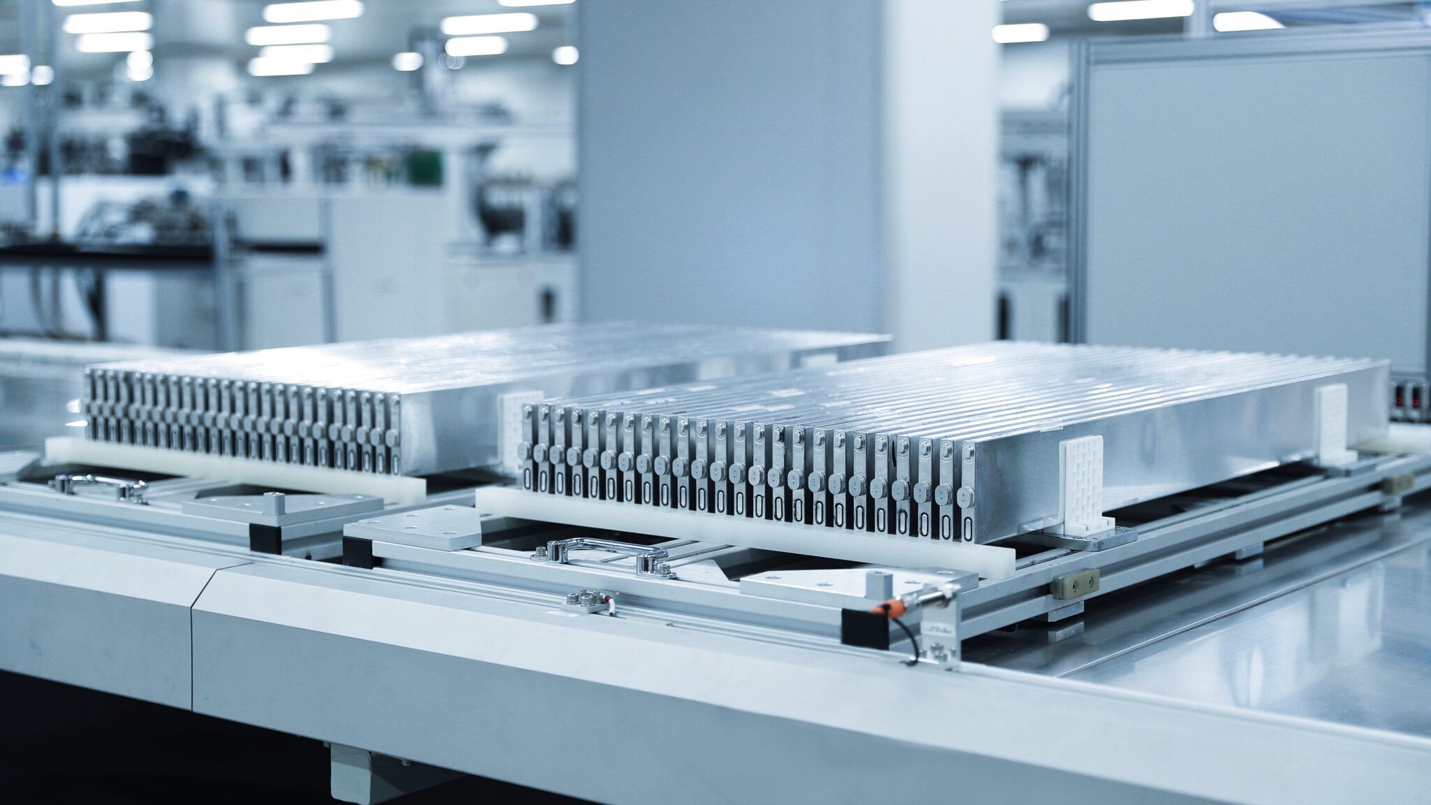 BYD extends Blade Battery warranty to 250,000km across all European ...