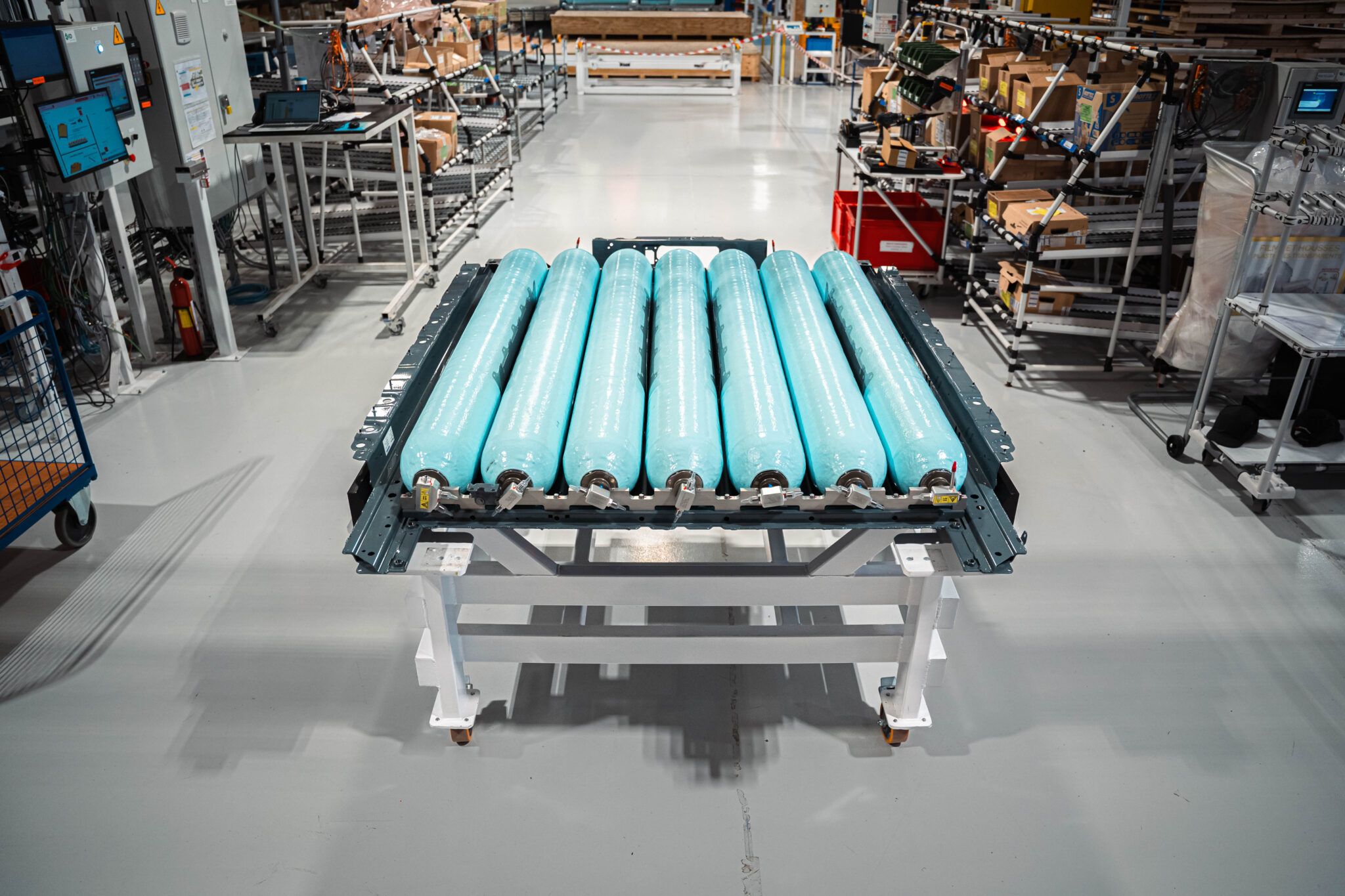 BMW's new hydrogen tank design delivers 750 km range for iX5 - Electric ...